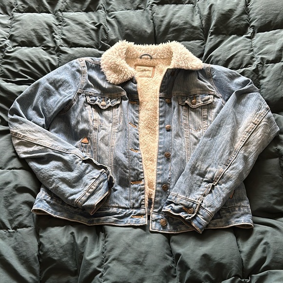 H&M | Jackets & Coats | Hm Logg Vintage Sherpa Lined Jean Jacket | Poshmark